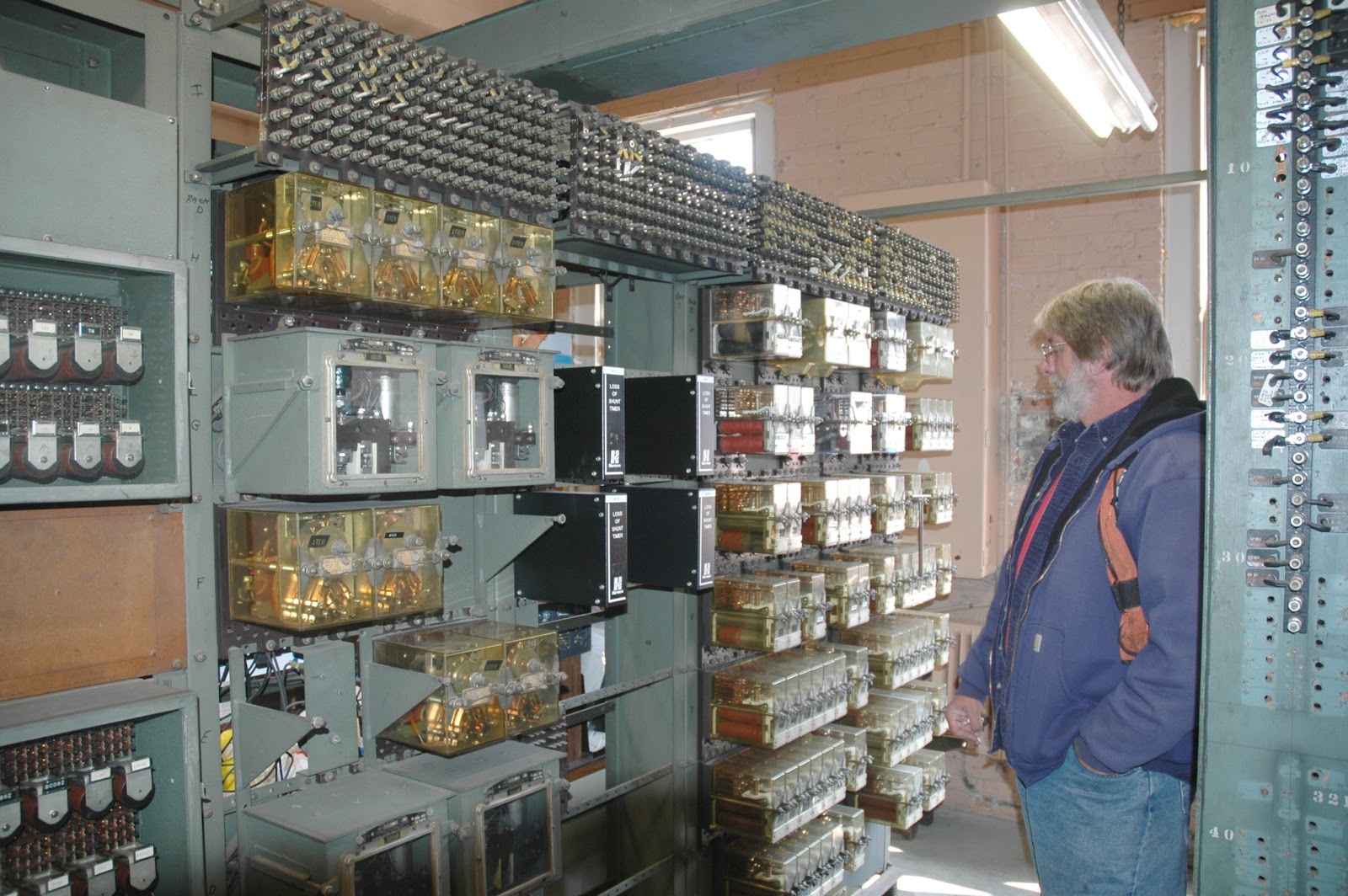 The Position Light: PHOTOS: METRA 67TH ST TOWER