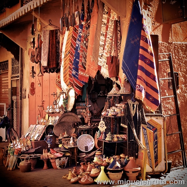 Paseando por el Zoco de Marrakech