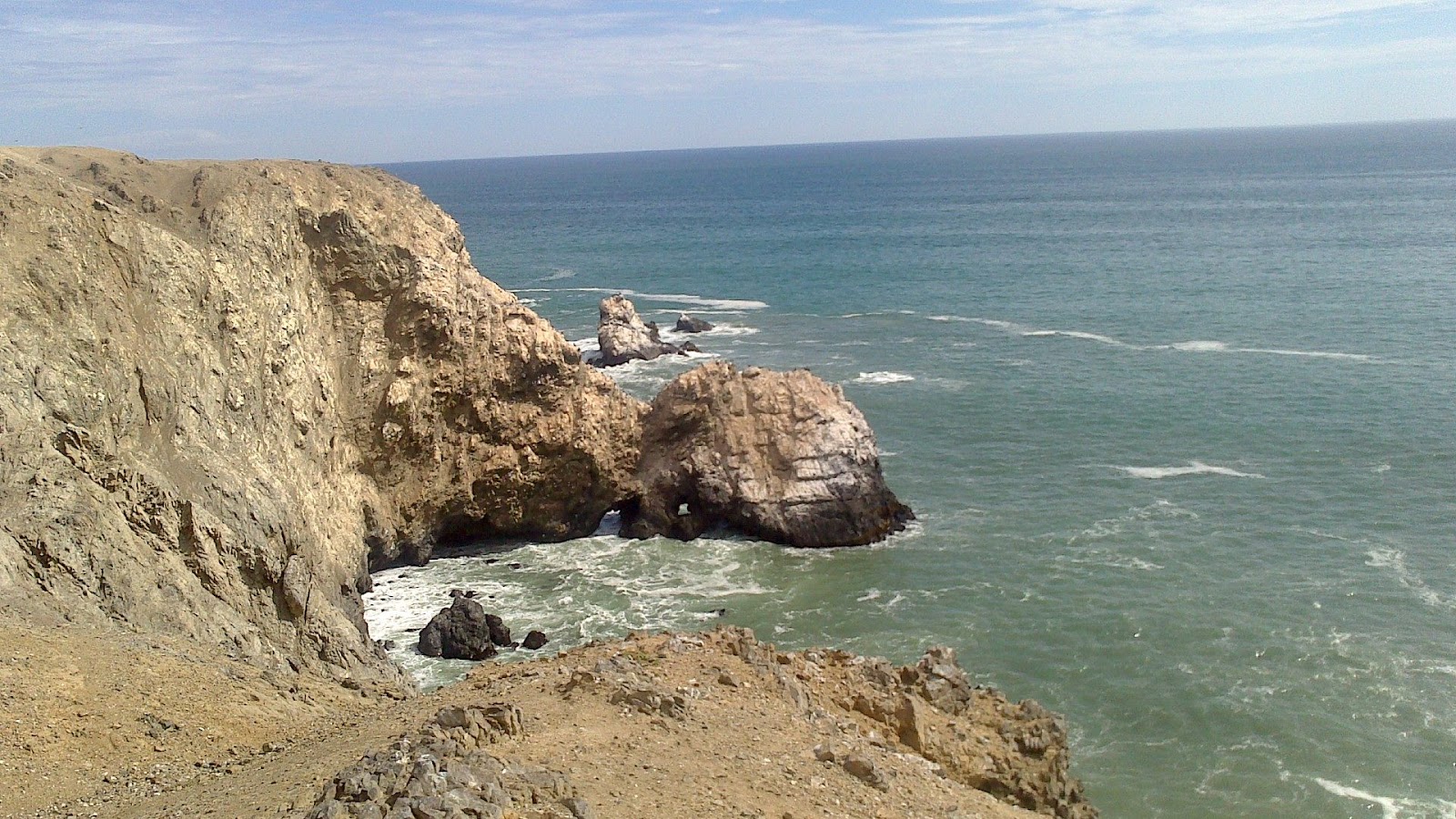 El Peruvian: LA ISLILLA Y SU ENCANTADORA ISLA LA FOCA