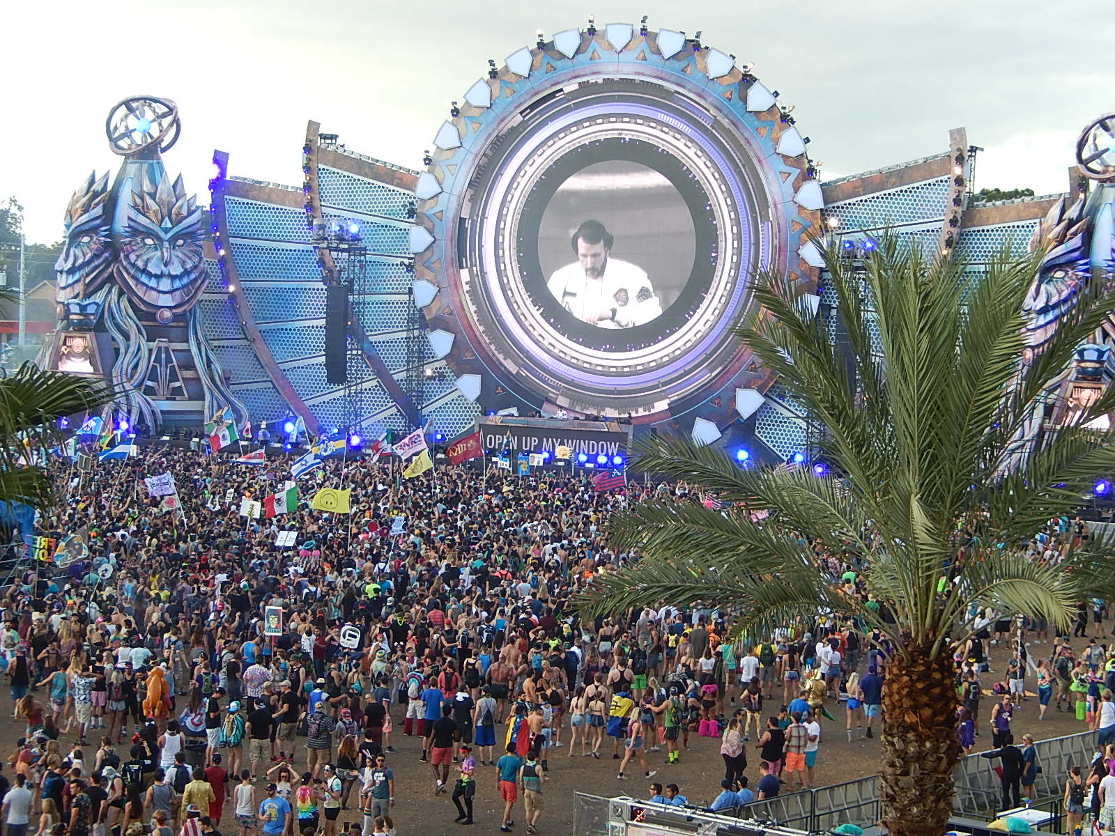 Save Pleasure Island Blog: A Look At EDC - Orlando 2017