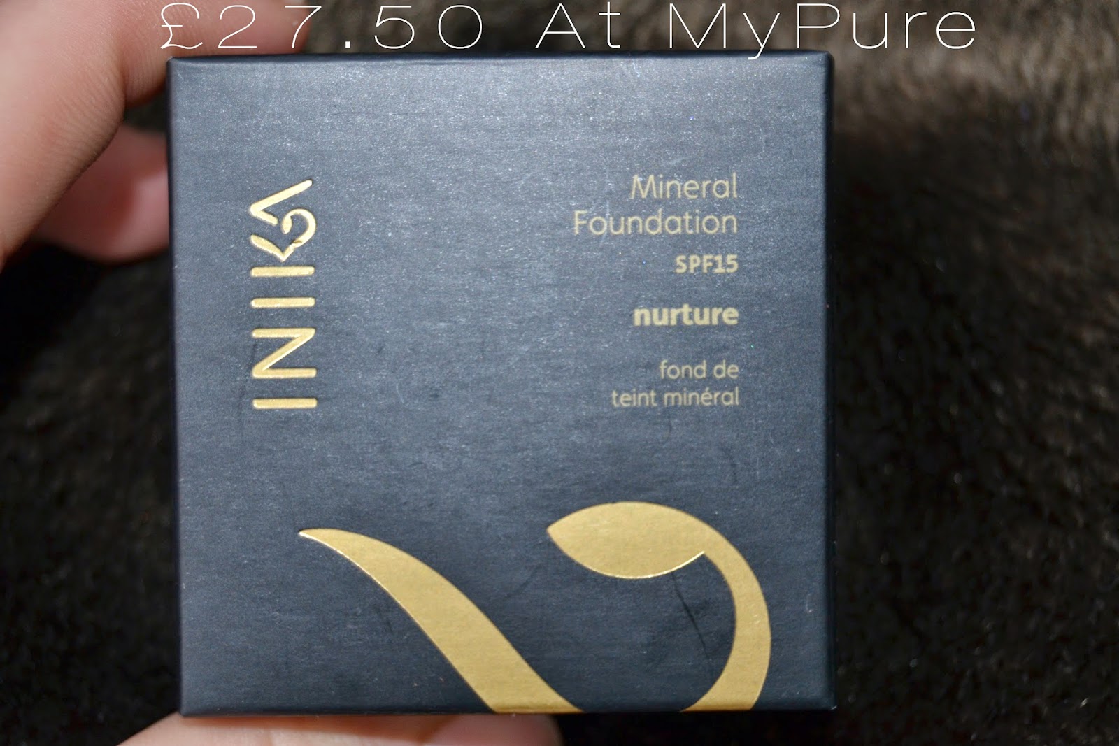 Gothinista: Inika Mineral Foundation Powder Review