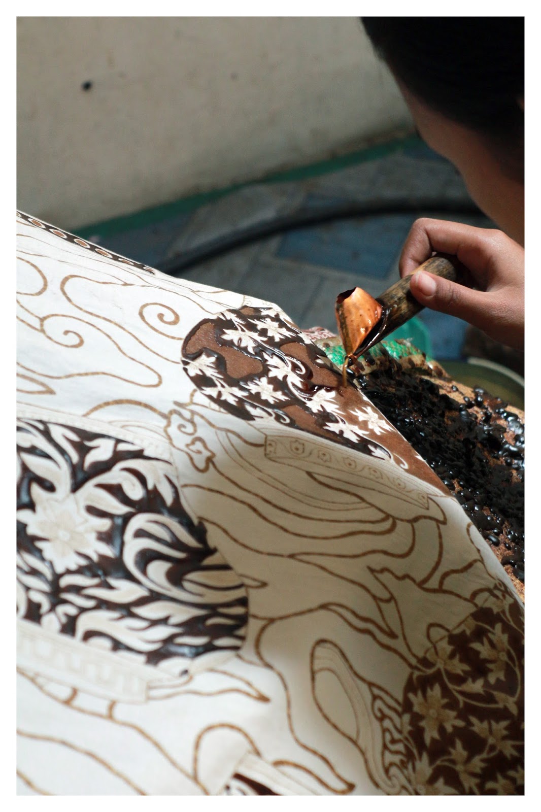 PROSES PEMBUATAN BATIK MEGA MENDUNG