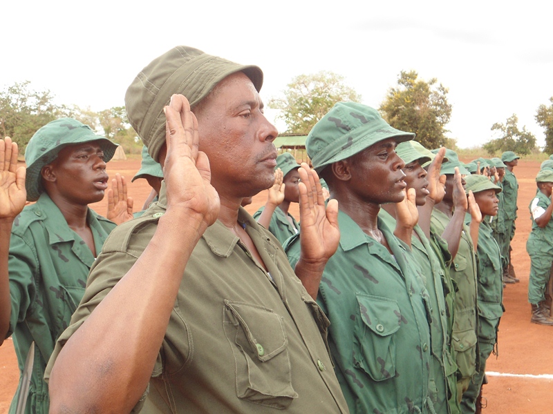 WABUNGE ZITTO, AZAN WAMALIZA MAFUNZO YAO YA JKT KAMBI YA MGAMBO 835KJ ...