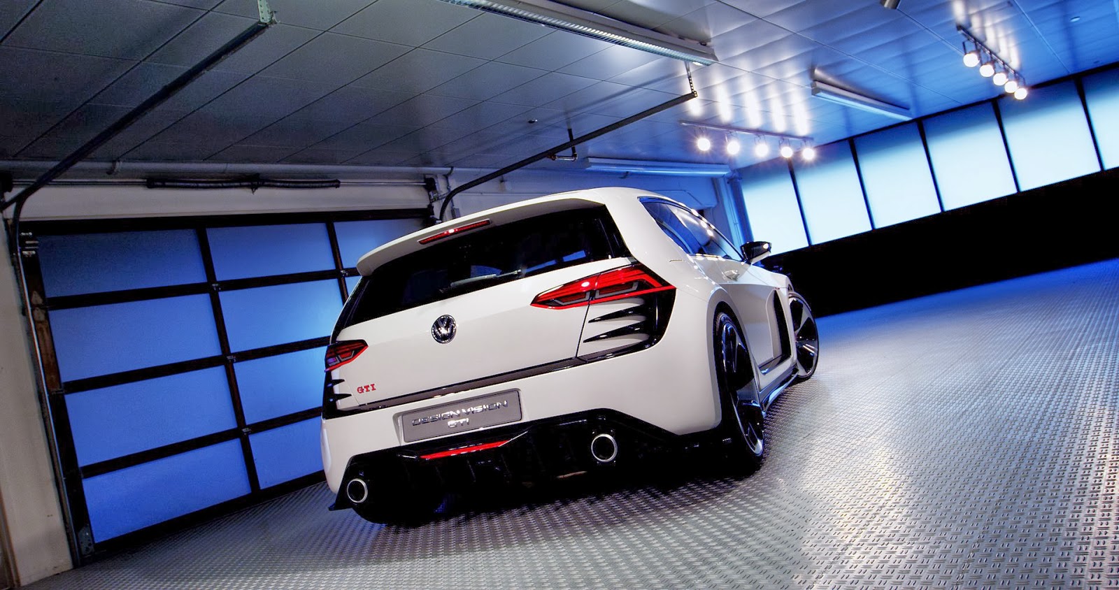 AUTOCAR Reviews the 500 Hp VW Golf Design Vision GTI : ebeasts.com