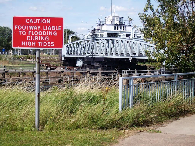Liberal England: Sutton Bridge and the relics of a Lincolnshire potato ...