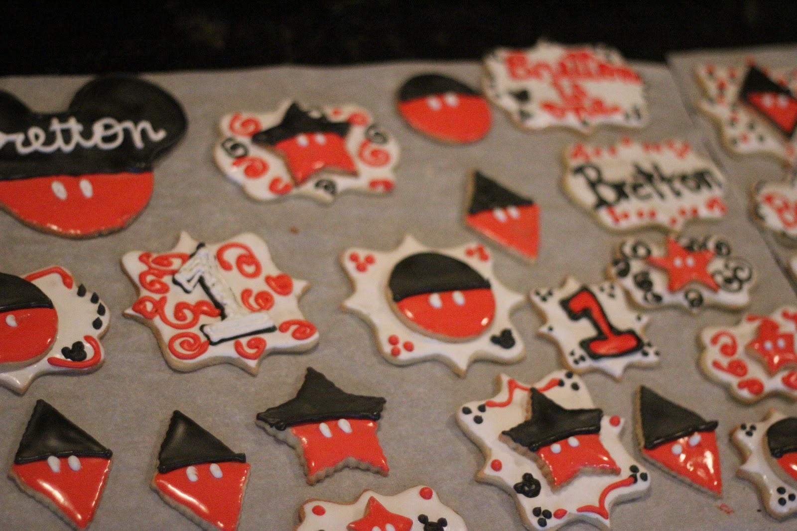 Priscillas: Mickey Mouse Sugar Cookies