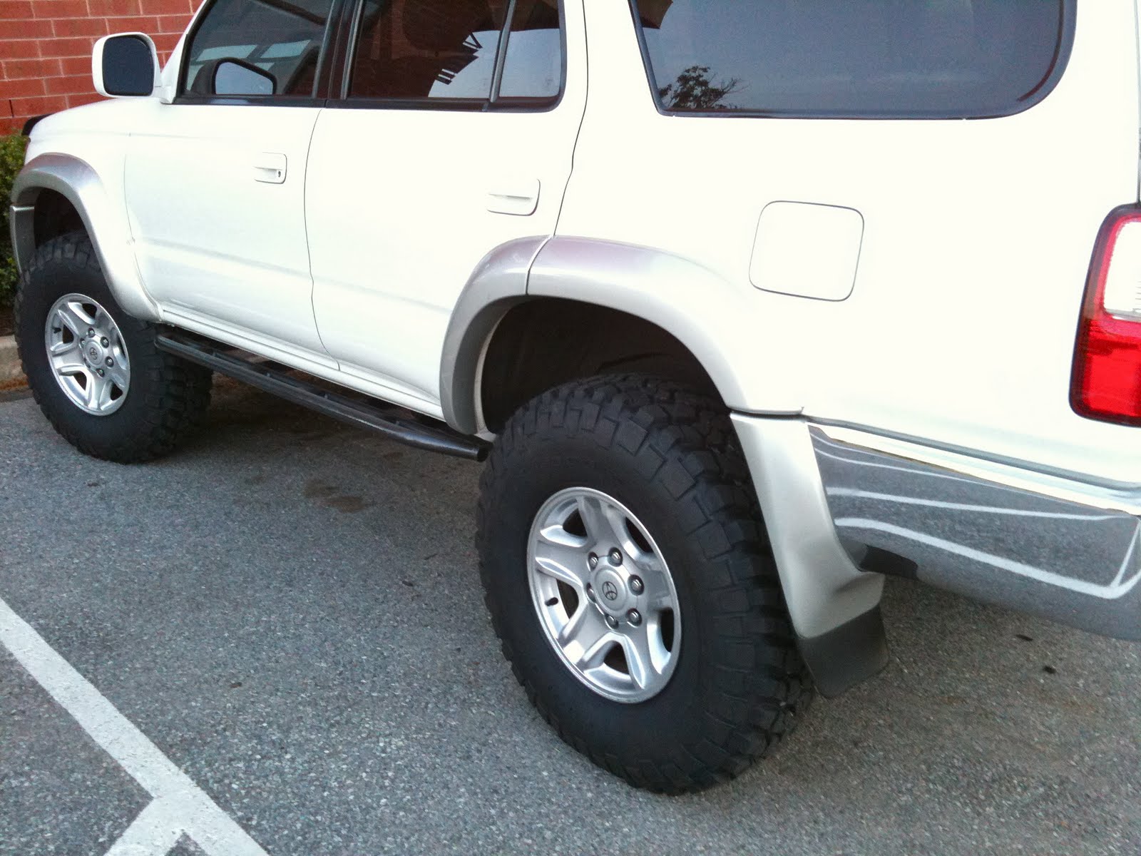 :: 2002 TOYOTA 4RUNNER ::: 255/85/R16 KM2's