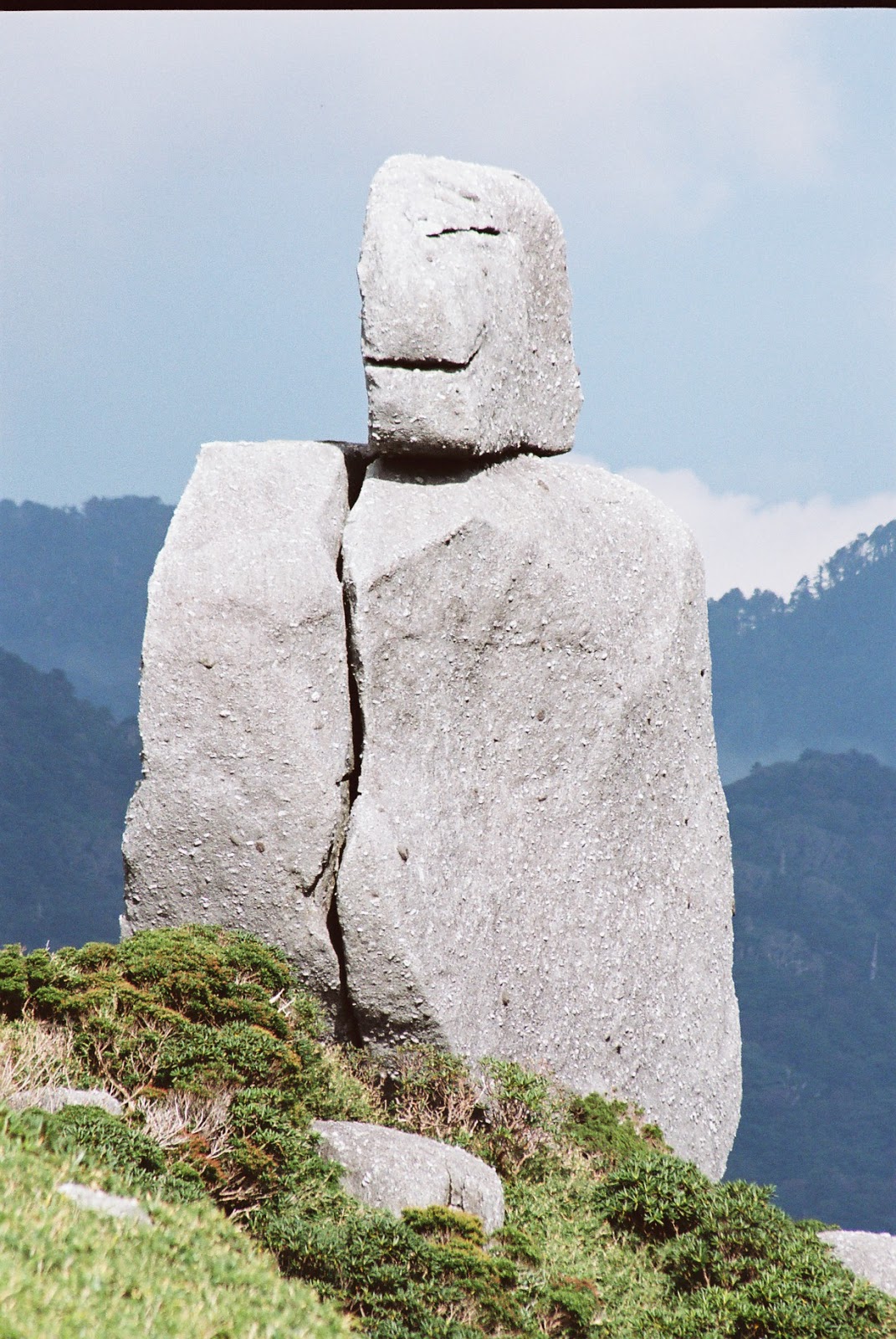 Sacred gateways of Japan: Japan's ancient megaliths & OOPARTS - photo ...