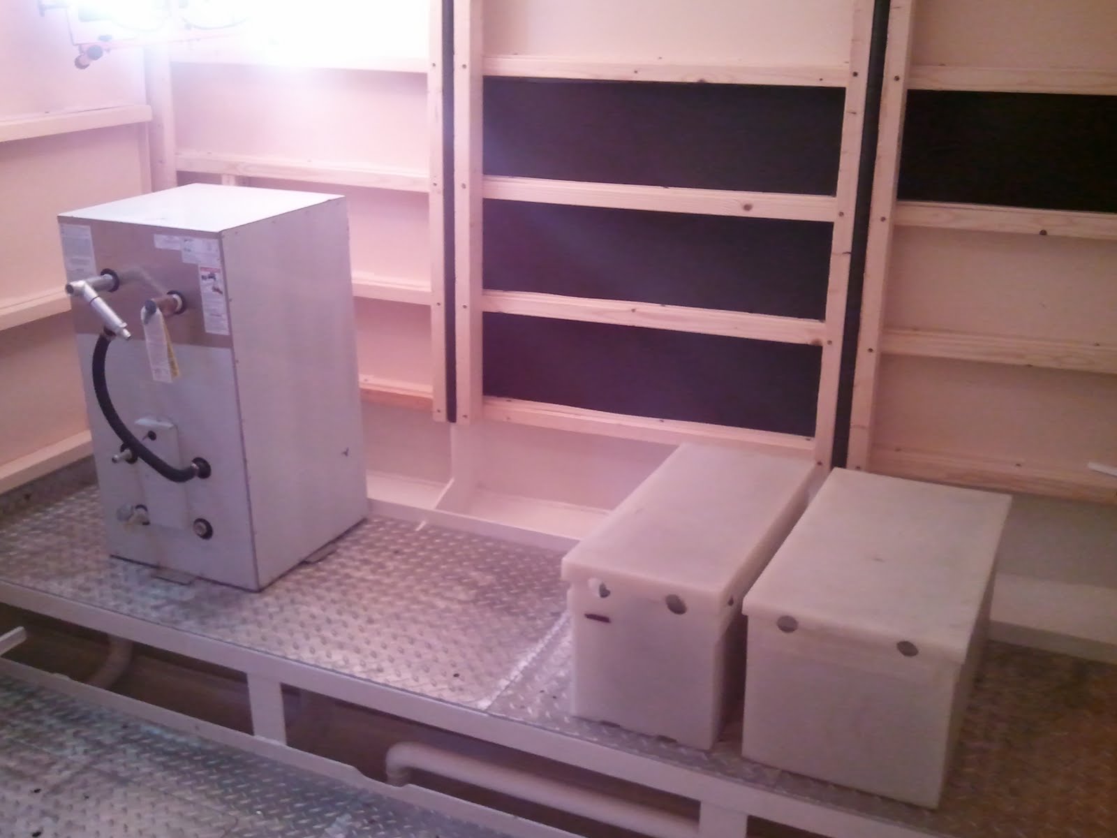 Building Koloa (Kama Hele): Engine room and exhaust trunk insulation