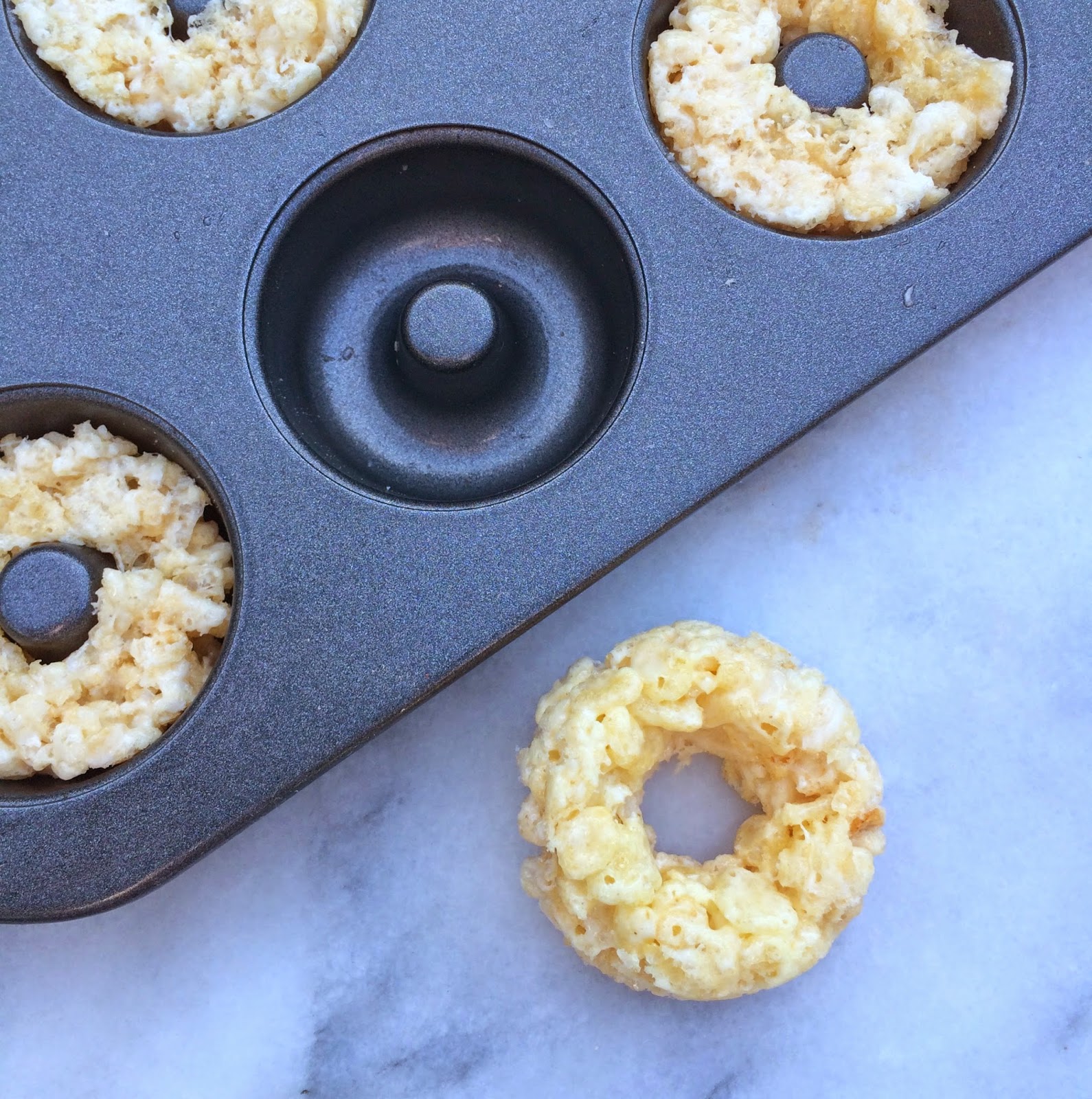 Jac o' lyn Murphy: Rice Krispies Treat Mini Donuts - Monday Mood Lift!