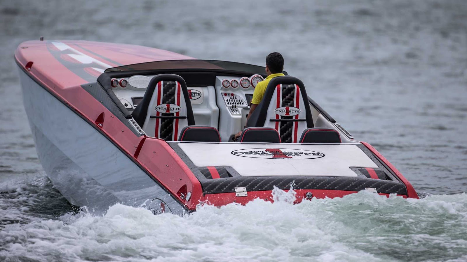 如同超級跑車一樣，這艘 Cigarette Racing 38 Top Gun快艇一樣十分誘人 | SanjiNoir 黑侍樂讀