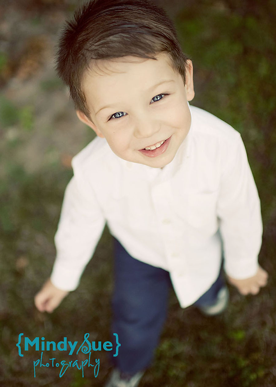 Mindy Sue Photography: Energy + little boy = awesome photo shoot