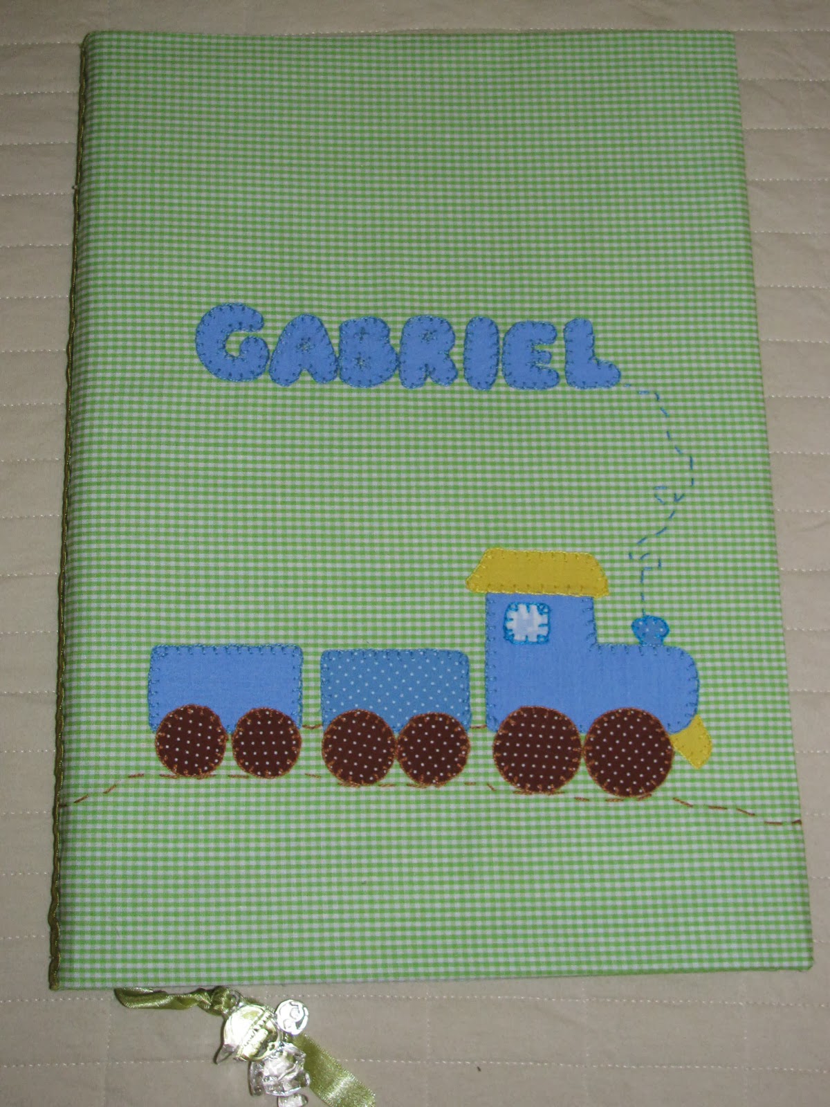 Mais uma pasta de bebê que voou para longe...Bem vindo Gabriel ...