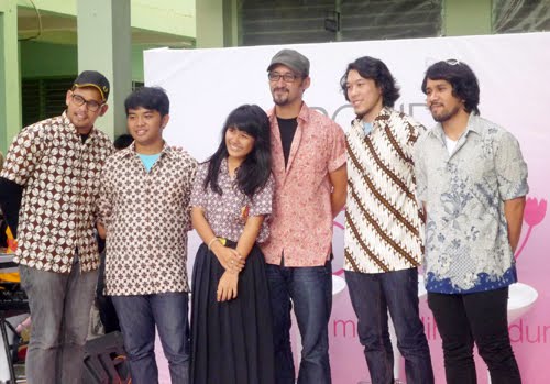 kumpulan koleksi gambar: Alexa Band