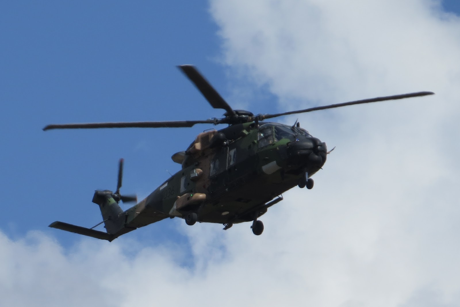 Central Queensland Plane Spotting: Australian Army NH Industries MRH-90 ...