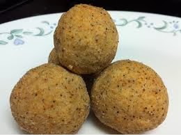 Indian Home made Sunni Undalu / Urdal Dal Laddulu recipes | Home Made ...