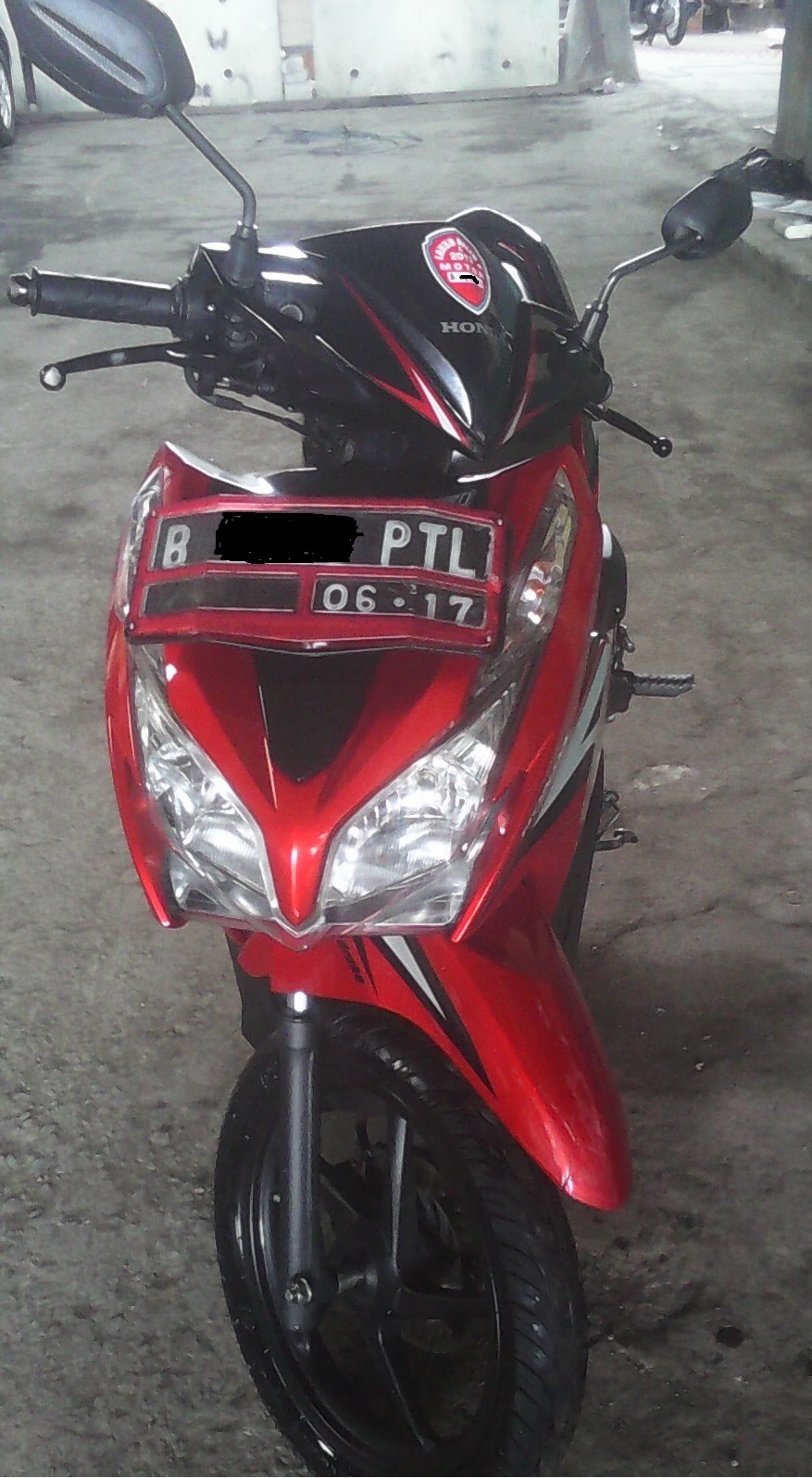 Toko Rini Bee : HONDA VARIO MERAH....