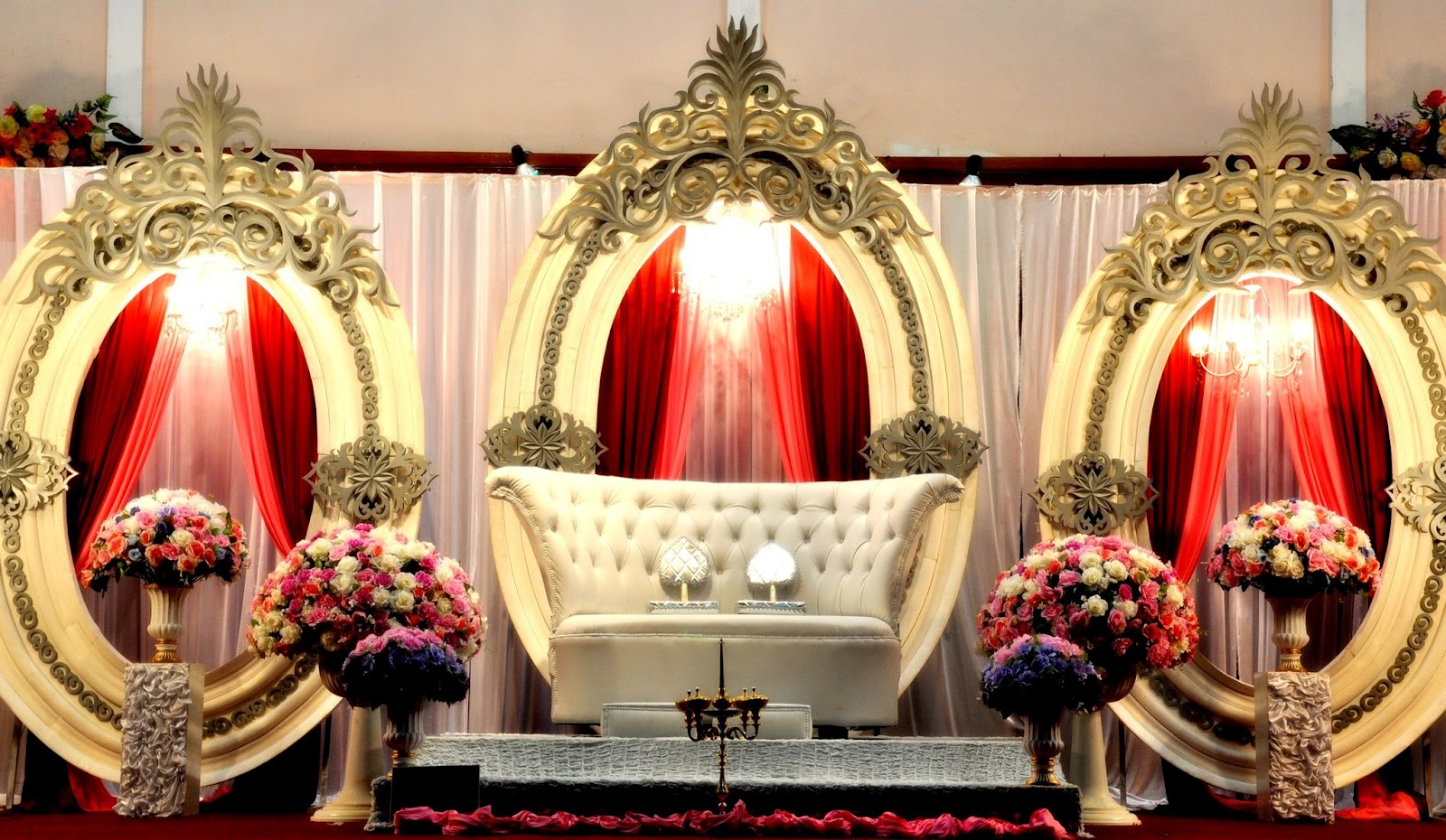 PELAMIN PERKAHWINAN: Pelamin Oval