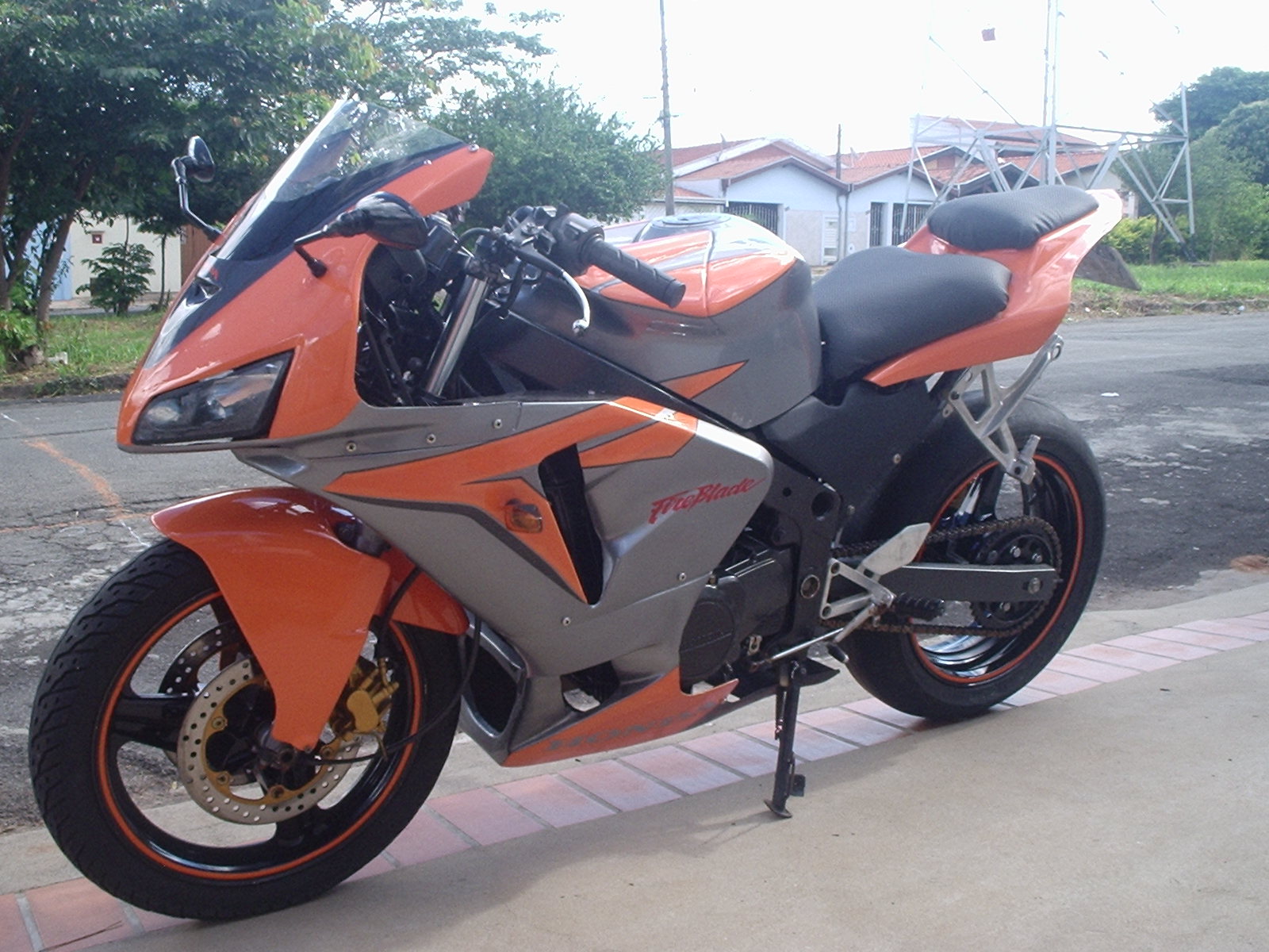 .: CBR 450 sr 82 - Modificada - Cinderela Heavy Metal