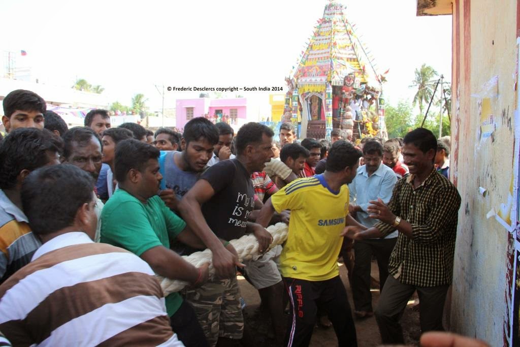 Frédéric Desclercs: Temple pulling