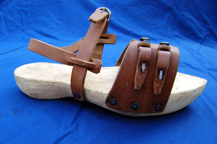 St. Thomas guild - medieval woodworking, furniture and other crafts ...