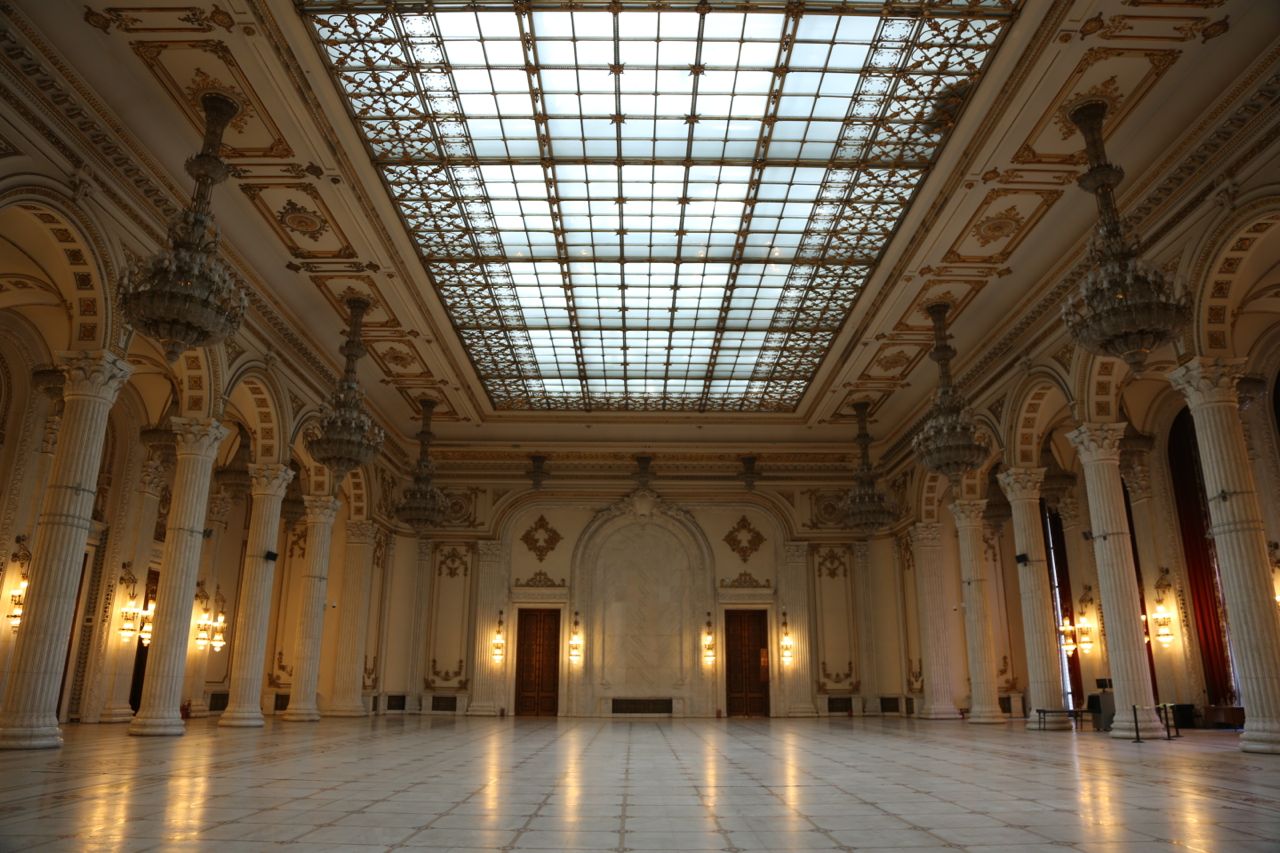 Shadows & Light: Atheneum, Palace and Arch