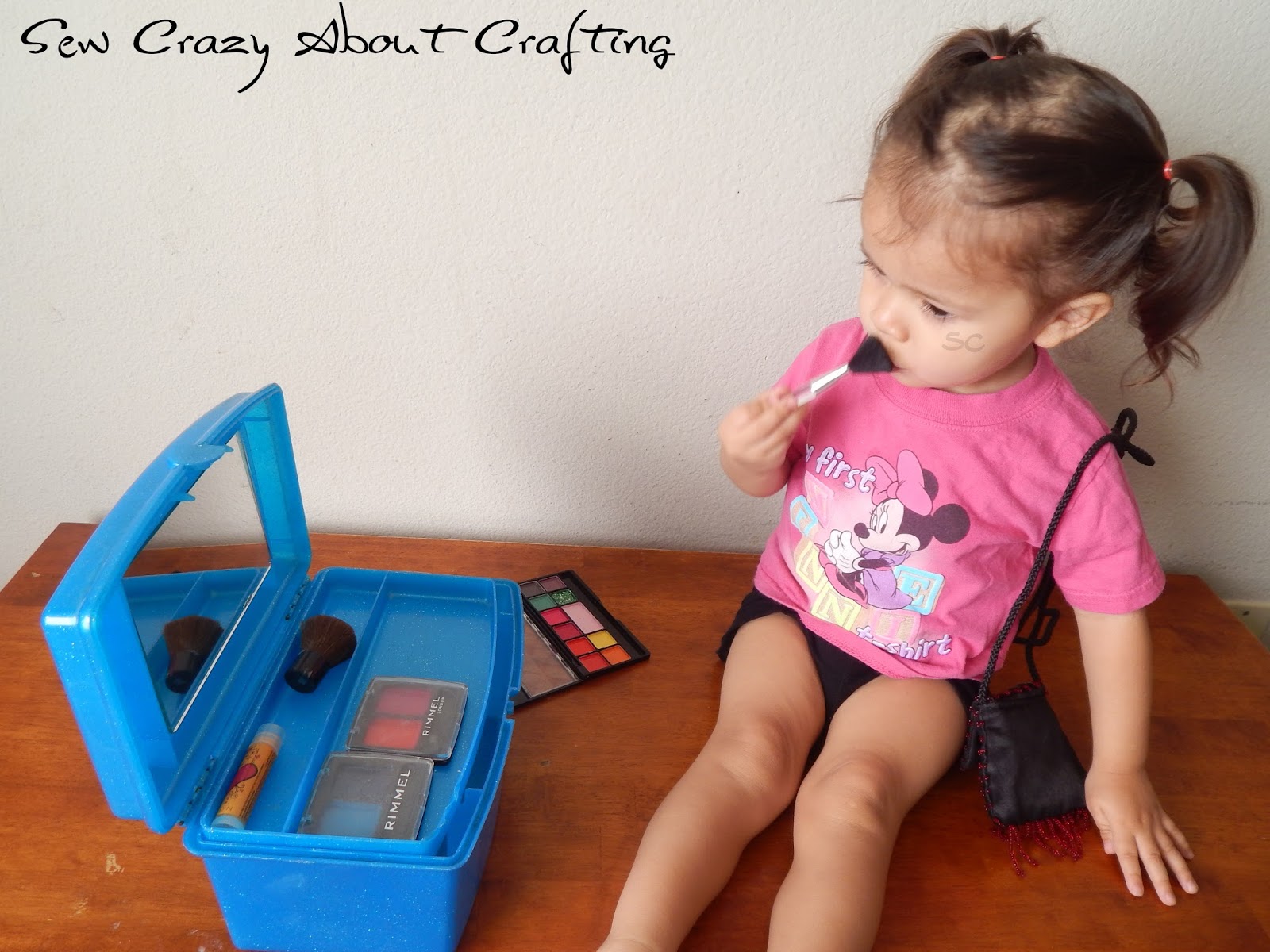 Sew Crazy About Crafting: How to make Play Makeup!