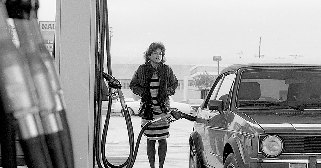 the mikereport: . . . from the archives #83: Gas Station - Los Angeles 1986