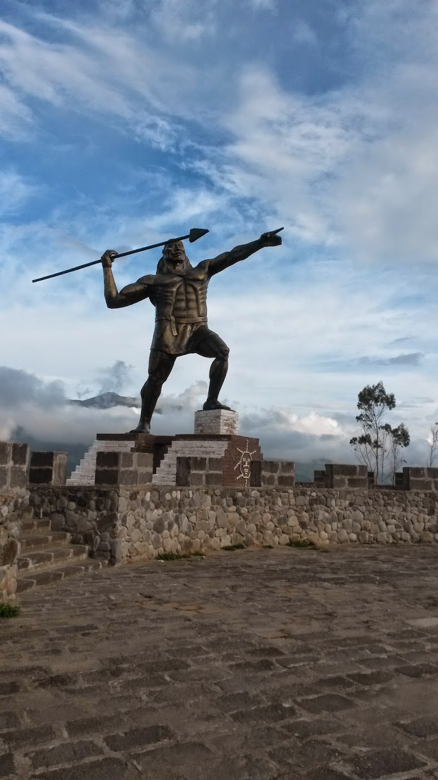 Nuevo monumento del General Rumiñahui en Píllaro | Las Viñas - San ...