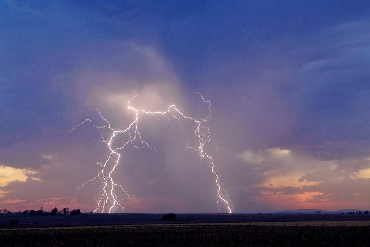 GoosBall: Lightning flash photography (22 Pics)