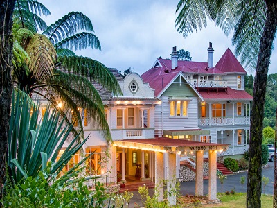 History Goes Bump In The Night: HGB Ep. 141 - Waitomo Caves Hotel