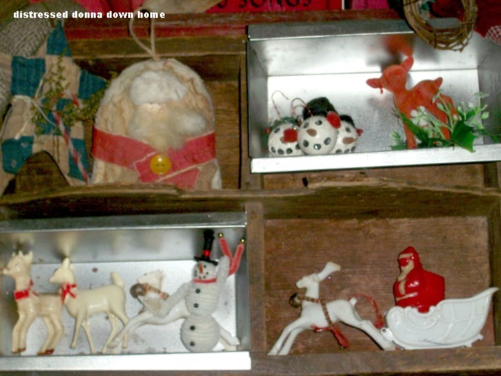 Distressed Donna Down Home: A Deconstructed Christmas - Day