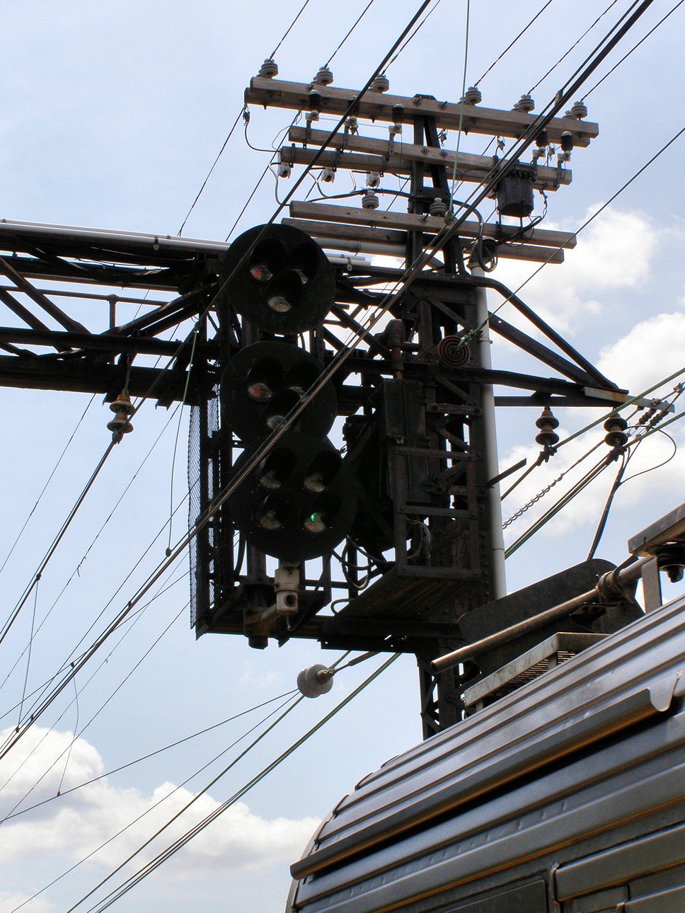 The Position Light: PHOTOS: METRA KENSINGTON Tower