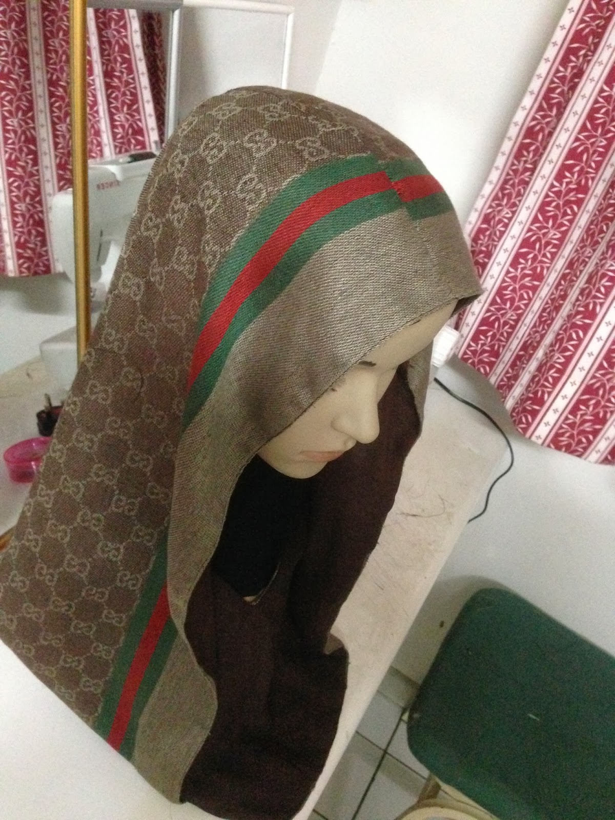 Aleesha's Hijab: Hoodie (gucci)