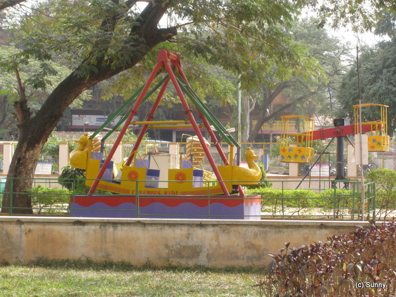Sagara Teeram: A Morning Visit to the Indira Gandhi Glass House, Hubli