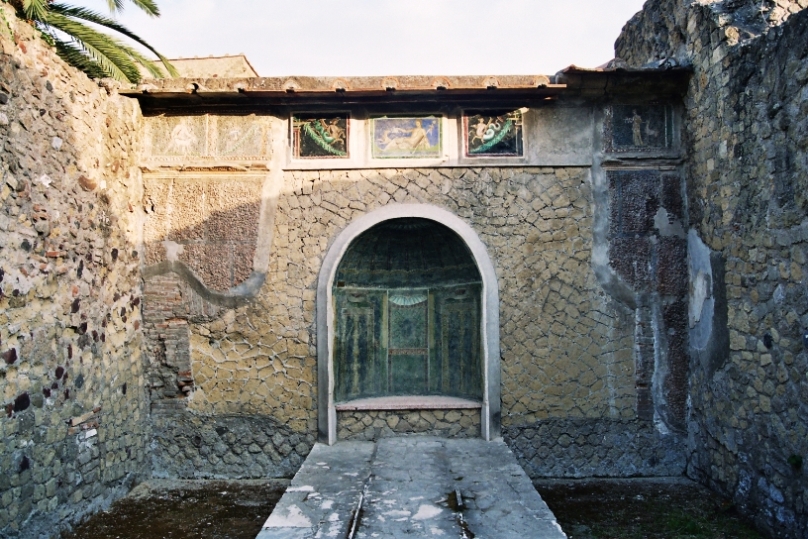 The Bell Curve of Life: Herculaneum: House of the Skeleton