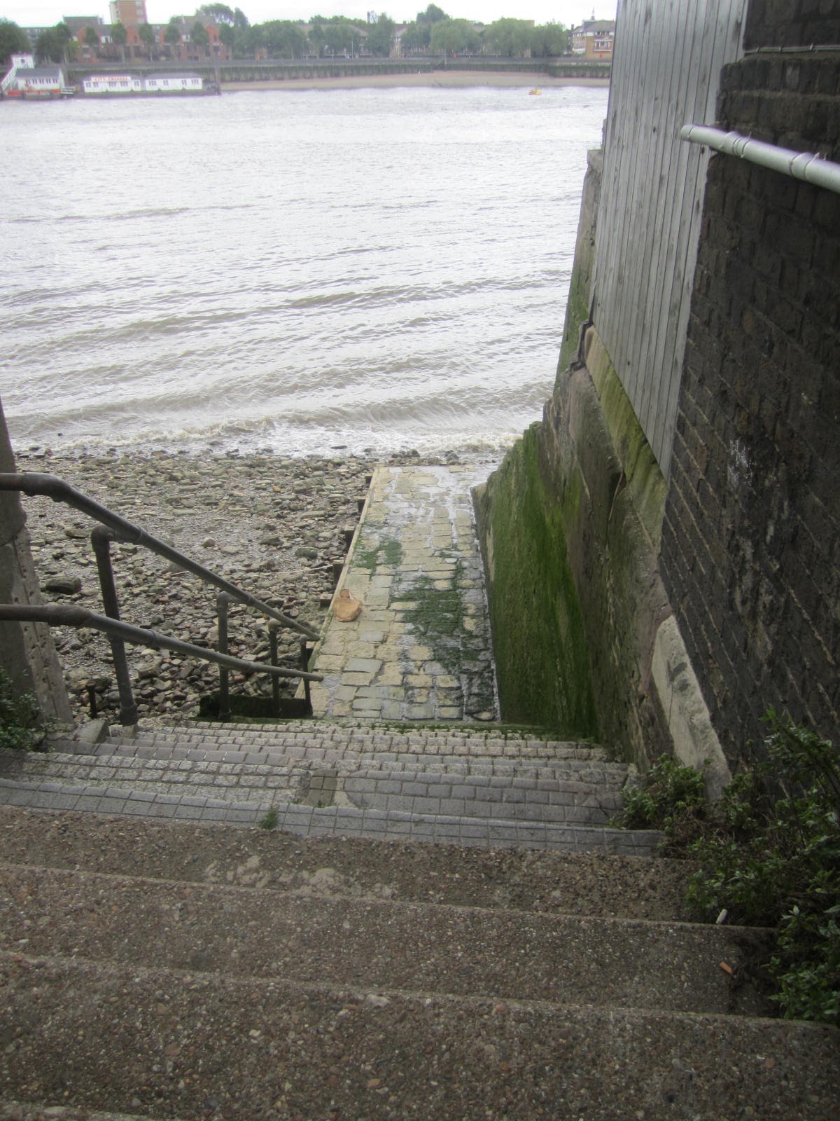 Gingle lists everything: Wapping, Execution Dock, 23rd June