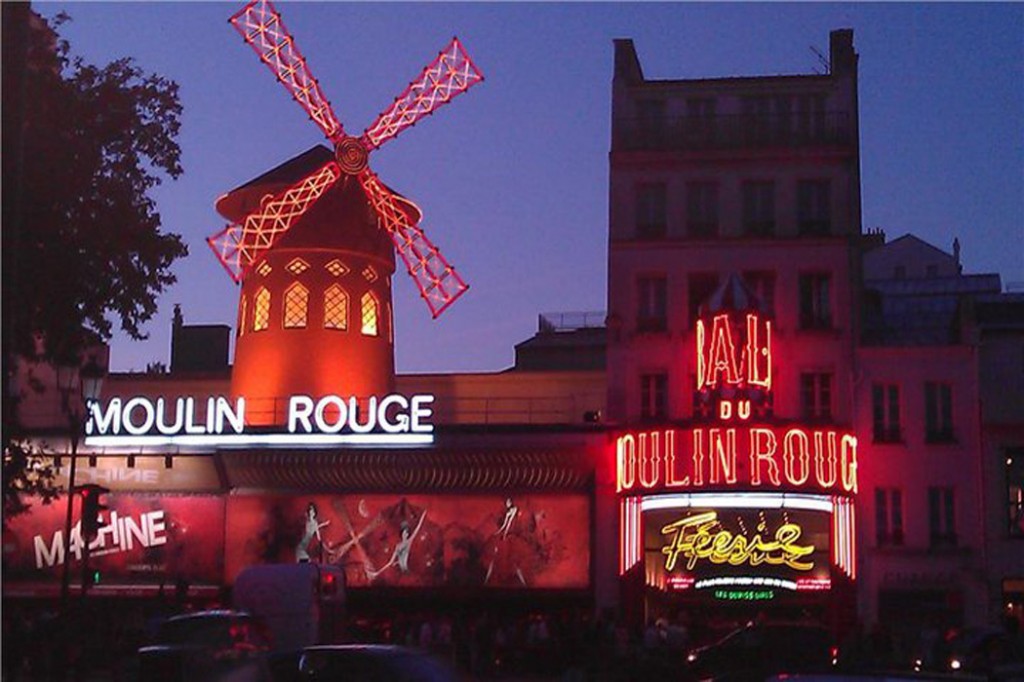Paris Travel With Disney/Moulin Rouge | Rebecca Bowden