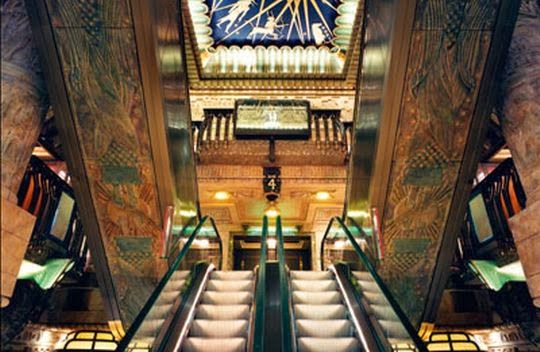 Traveling Around Great Britain: Harrods - Luksusowy Dom Towarowy
