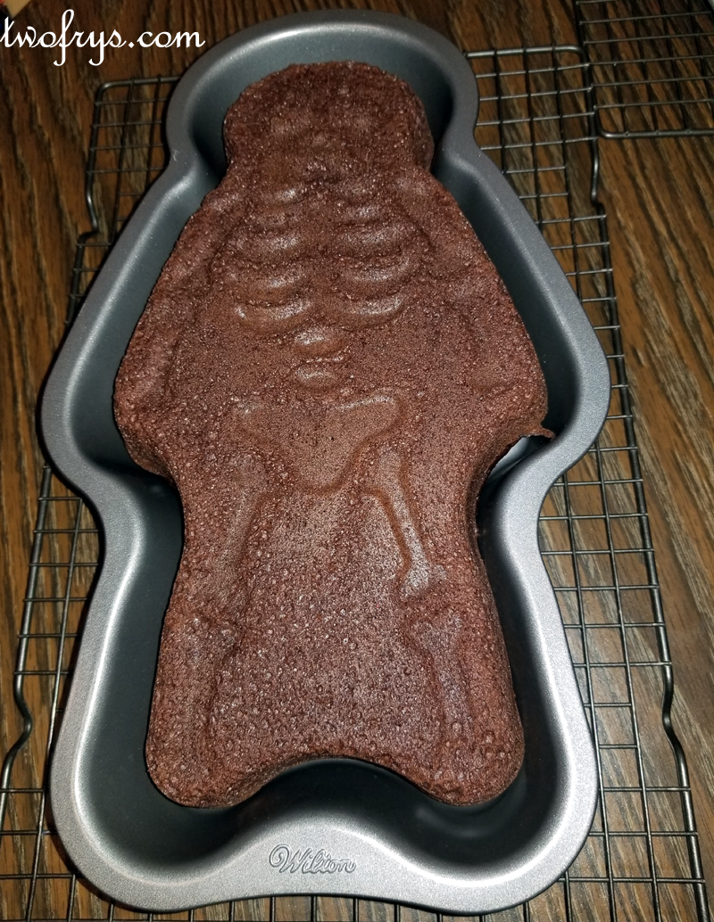 Two Frys: Skeleton Cake