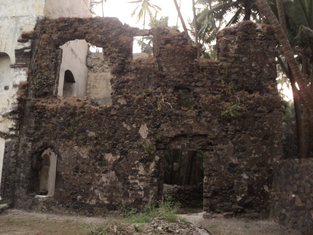 Yash Gaikwad - BHATKANTI: Agarkot fort aka Revdanda cha killa