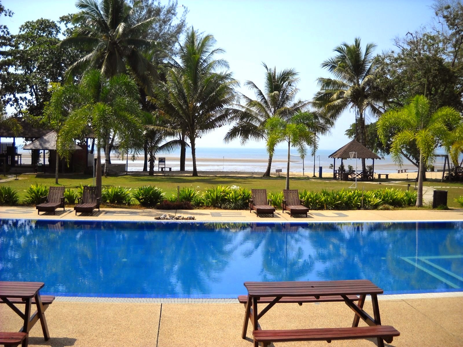 Union Retreat Beach Resort, Lundu