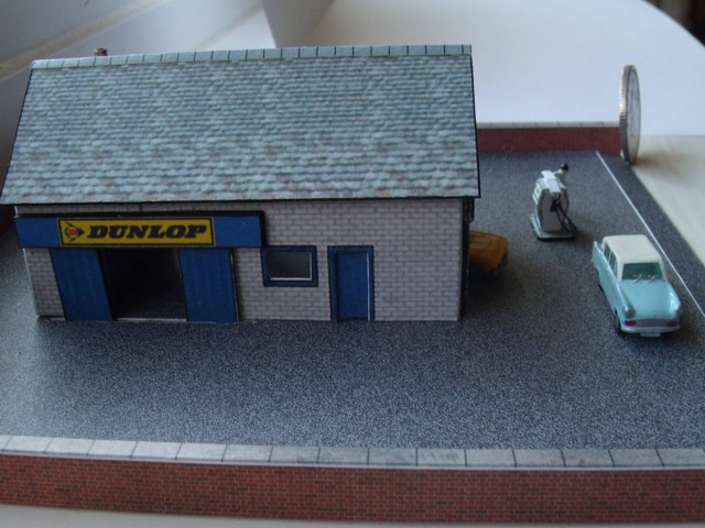 N Gauge Model Making: 1950/60's Garage and Petrol Station N Scale Card ...