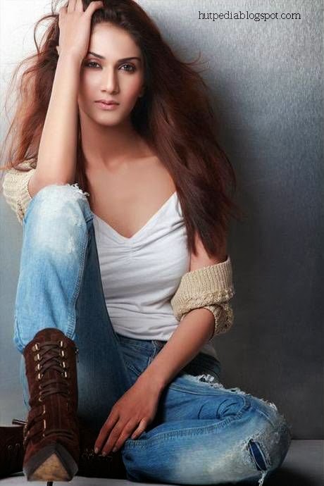 Vani Kapoor Latest Photoshoot
