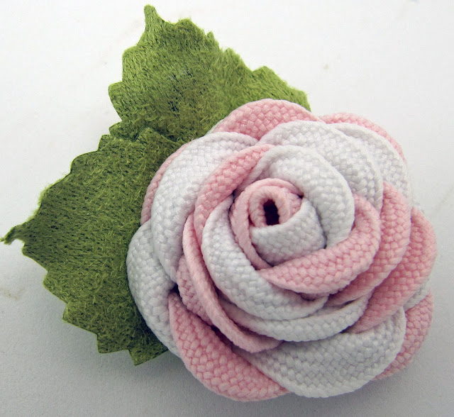 Explore. Dream. Discover.: Ric Rac Rose Hair Clips!
