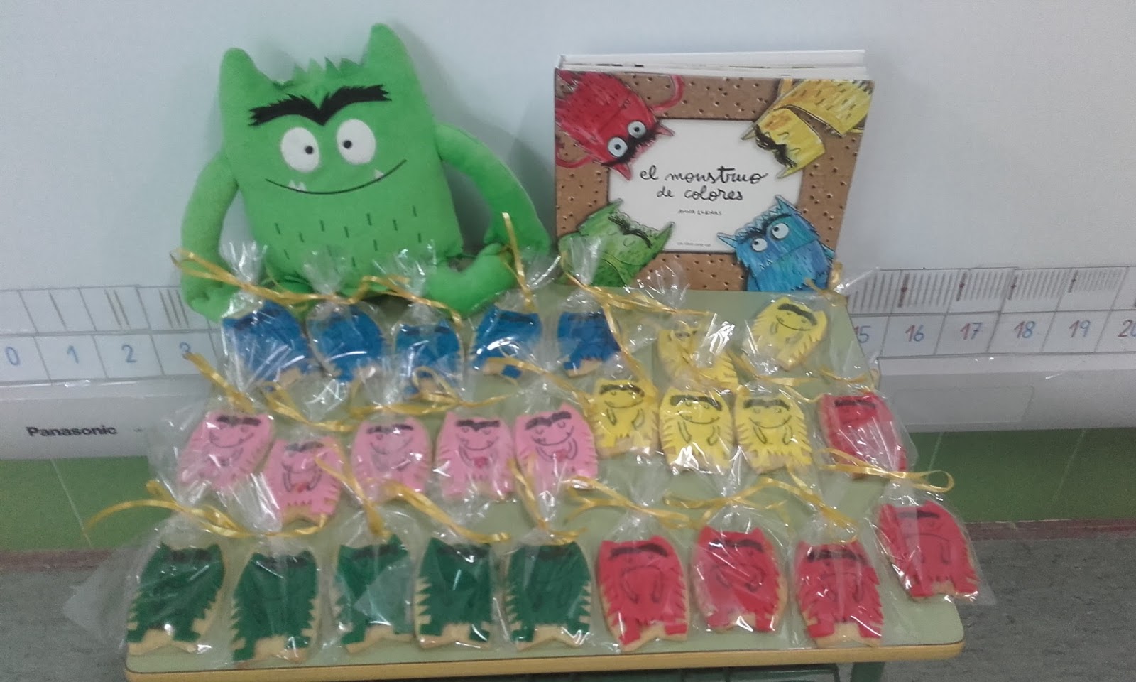 Coleccionando cuentos: El Monstruo de Colores