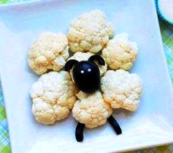 Cute cauliflower carving ~ art crafts projects