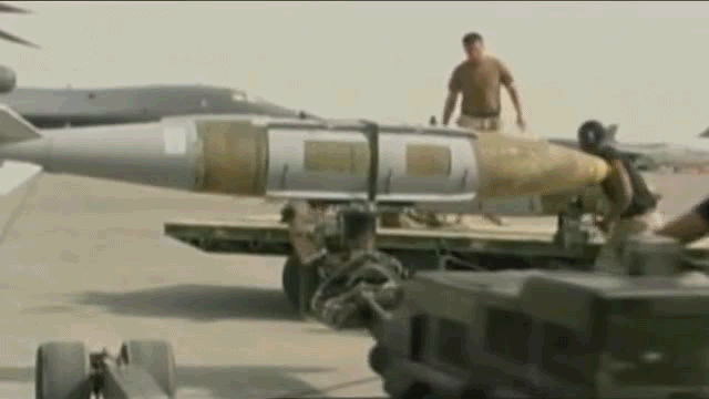 War Thunder gaming: Realistic bombs & rockets- animations