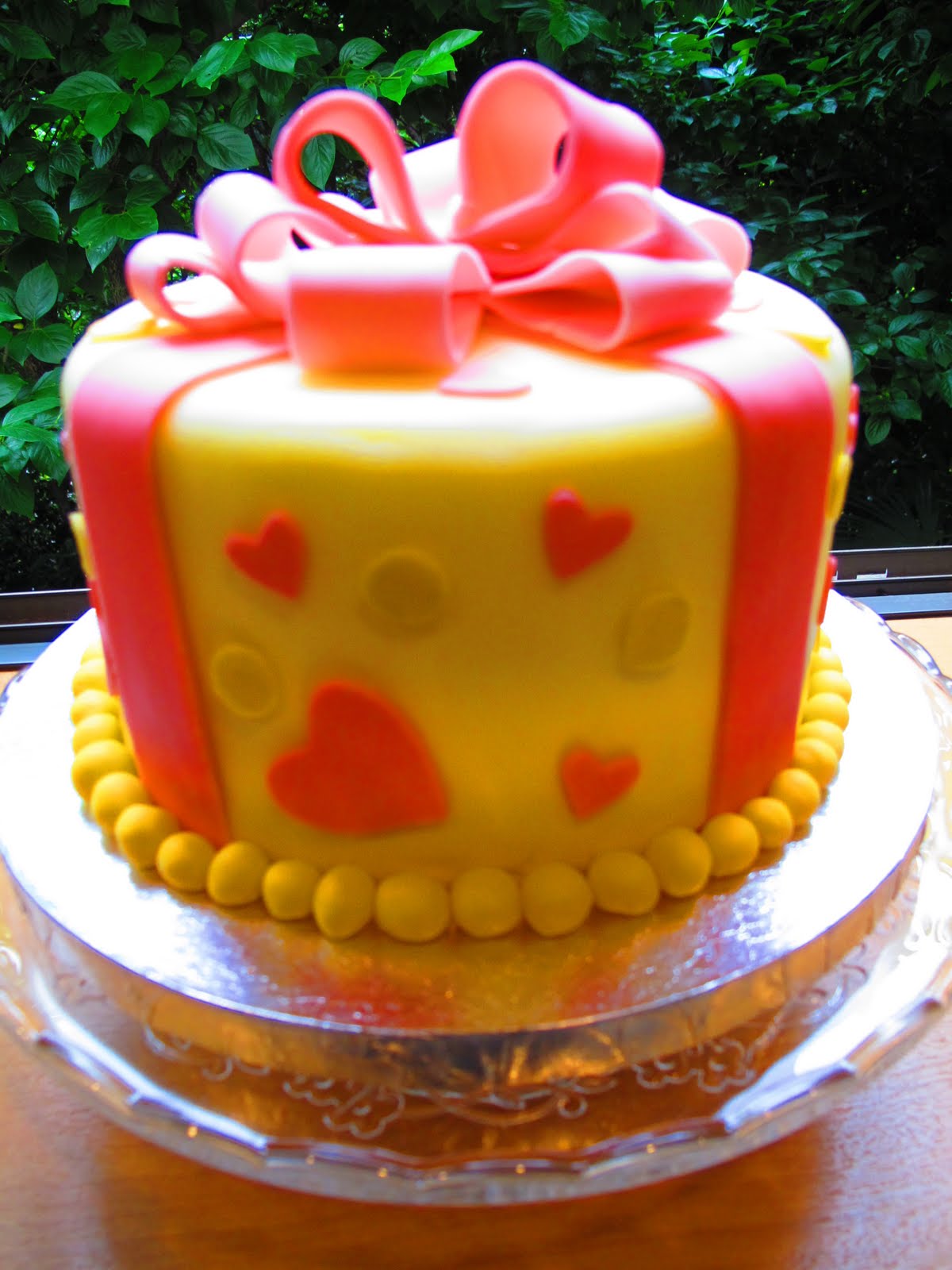 Tortelicious: Gift Box Cake