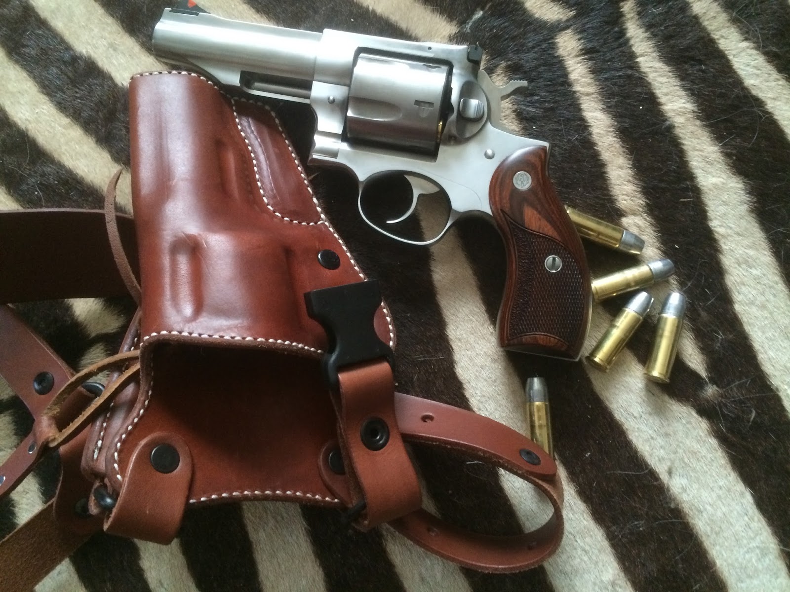 The Michael Bane Blog: Ruger Redhawk .45 Colt/.45 ACP and Hammerheads